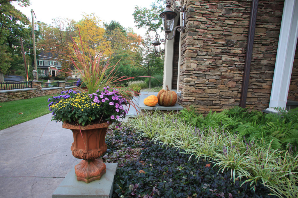 Seasonal Landscaping Display - The Todd Group