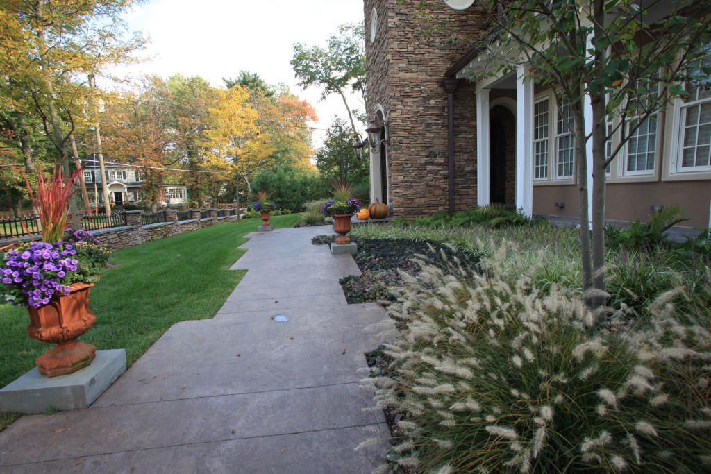 Seasonal Landscaping Display - The Todd Group